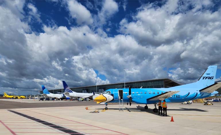 Inician vuelos de CM Airlines Roatán-Palmerola que conectarán con ...
